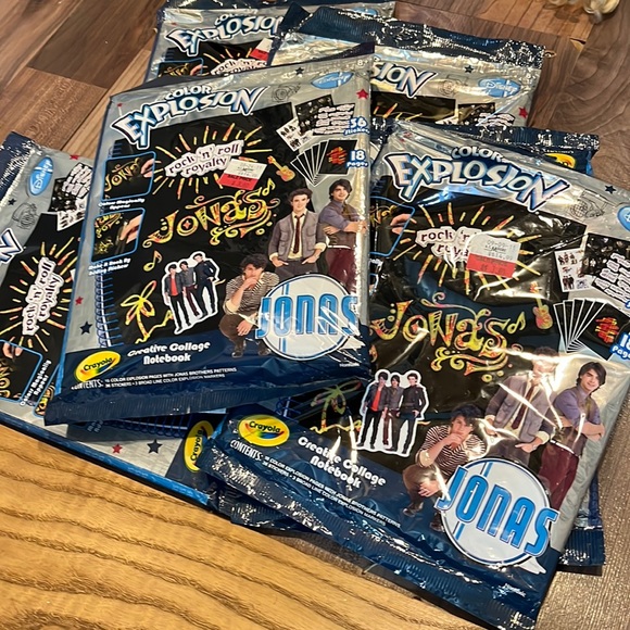 Crayola | Toys | Jonas Brothers New Color Explosion Notebooks With ...